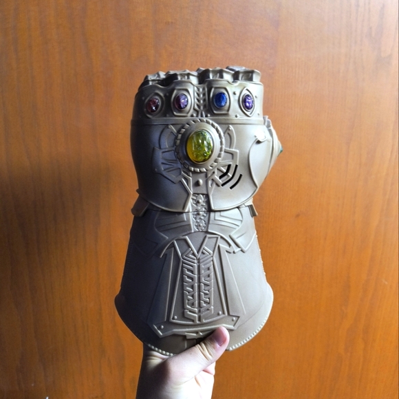 Marvel | Accessories | Gold Infinity Gauntlet Glove Avengers Thanos ...
